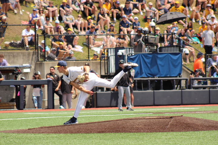 No. 16 WVU handles Cal Poly 12-2 in Game 1 of the Super Regionals ...